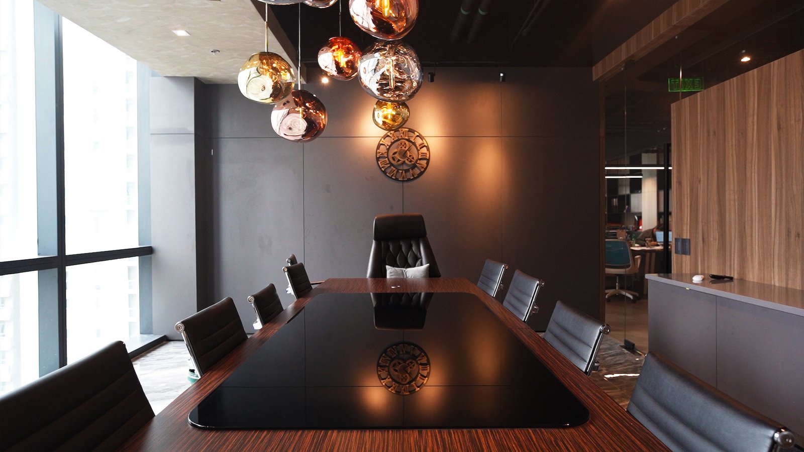 Modern & Elegant Conference Room in BGC | Venuespring